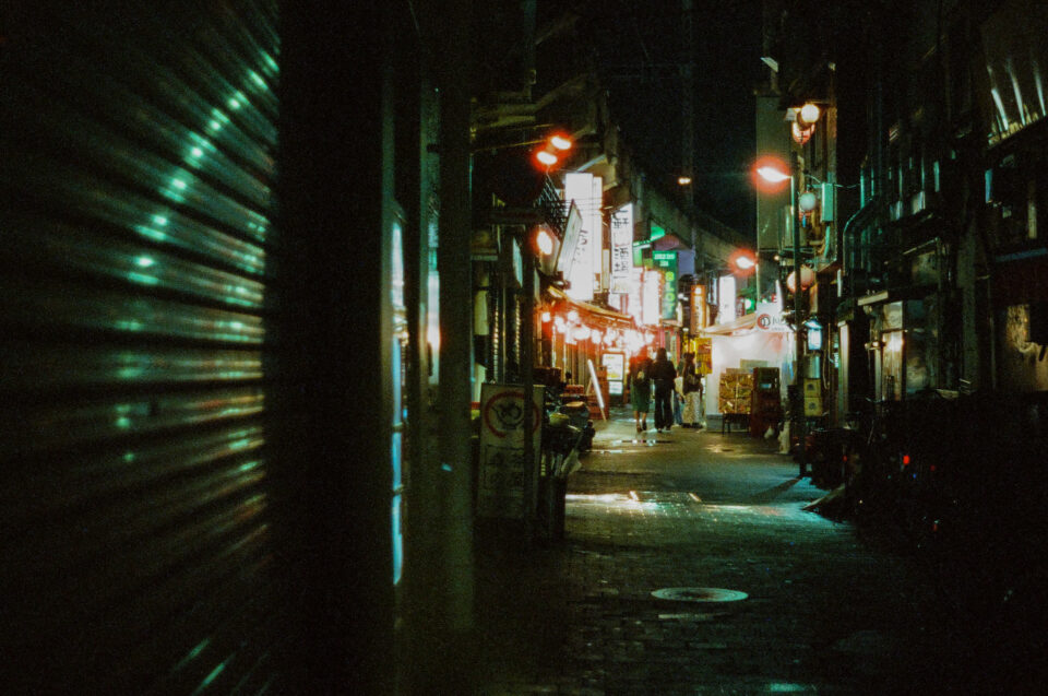 「AMBER T800」で夜の街を映画のように写す[作例あり] - Photo Life